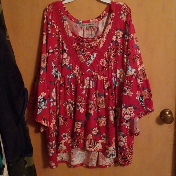 Absolutely Famous | Tops | Cute Red Top With Coral And Turquoise ...